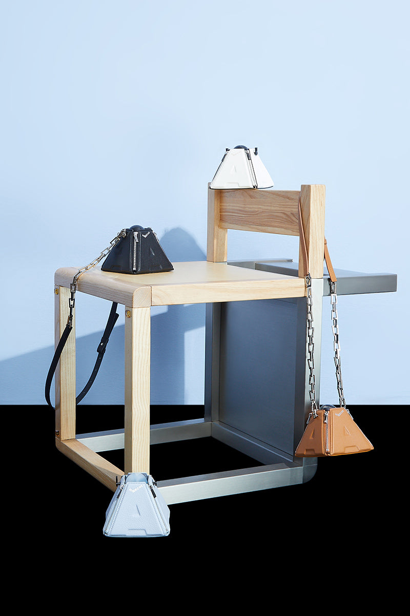 COLUMN BEAM CHAIR – WAARCHI